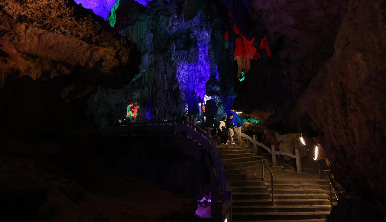Menyusuri Gua Warna-warni Yinziyan di China - Foto Liputan6.com