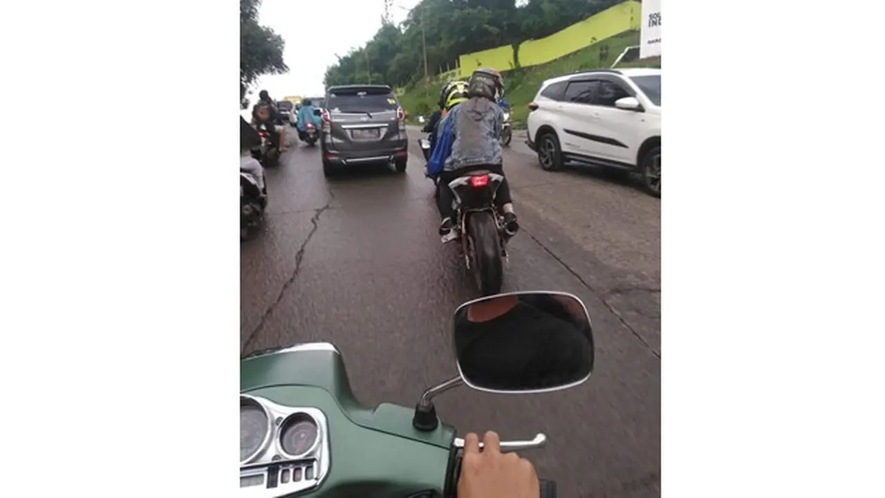 4 Potret Penderitaan Pacaran saat Naik Motor - Otomotif Liputan6.com