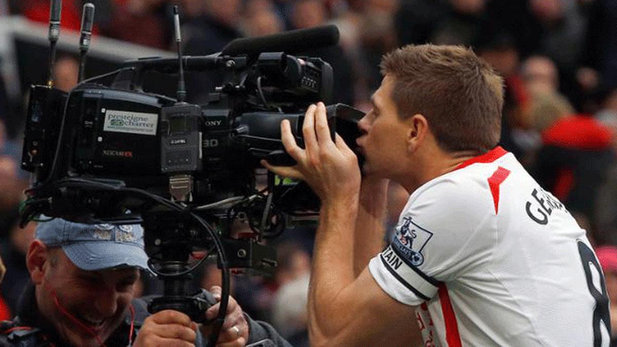 Selebrasi Terbaik Sang Legenda Sepak Bola Steven Gerrard