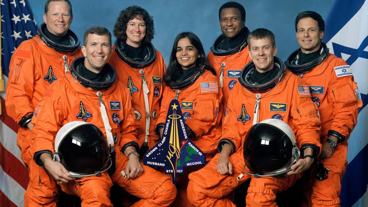 1 Februari 2003: Pesawat Ulang-alik Columbia Gagal Kembali ke Bumi ...