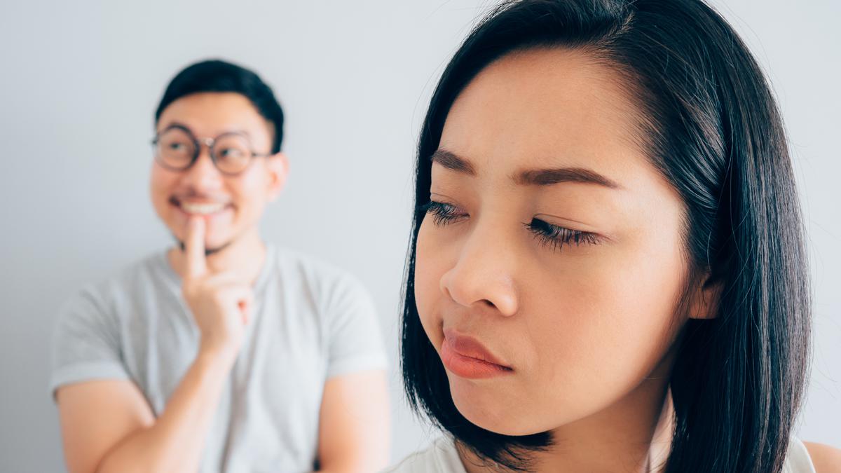 5 Tanda Pria Yang Belum Move On Dari Mantan Kekasihnya