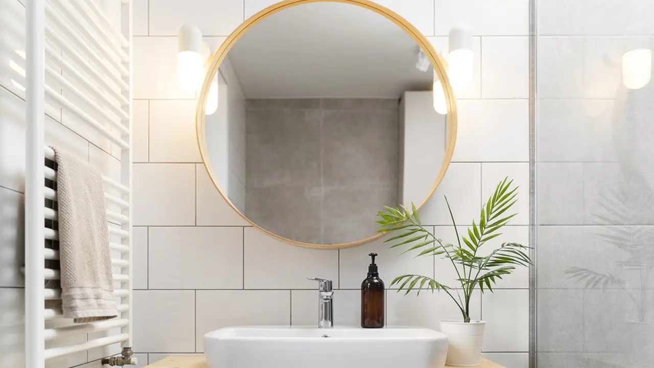 6 Tips Memilih Lampu Meja Wastafel Kamar Mandi, Interiornya Jadi Makin ...