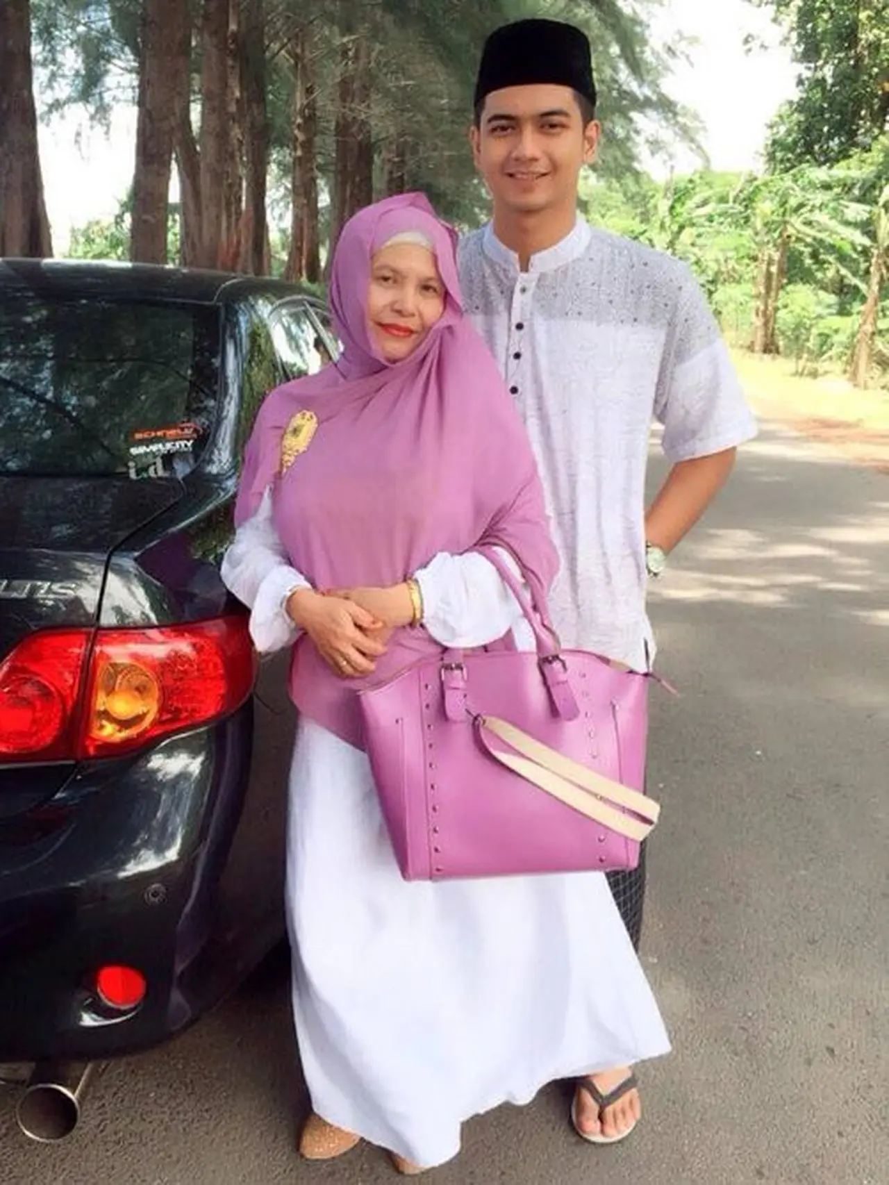 Jarang Tersorot, Ini 6 Momen Kebersamaan Teuku Ryan Suami Ria Ricis dan ...