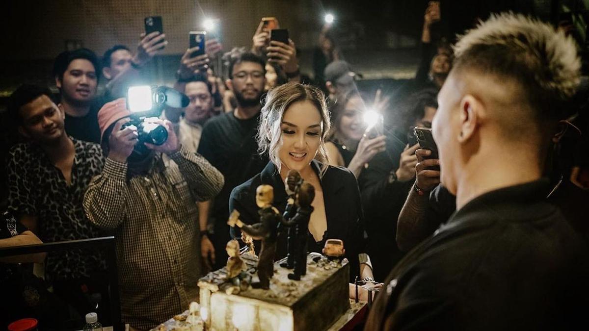 Wajib Swab, Ini 6 Momen Ultah Sara Wijayanto ke-42 Bareng Suami dan ...