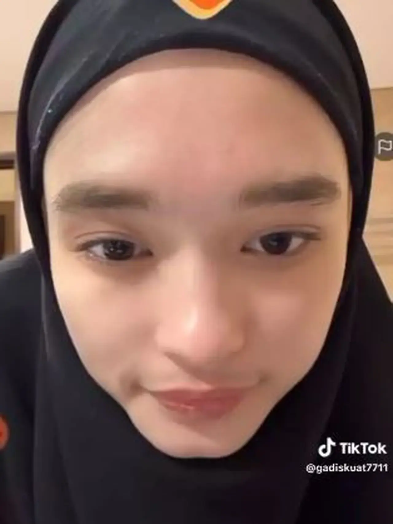 Terima Tantangan Netizen, Ini 6 Potret Inara Rusli saat Hapus Makeup ...