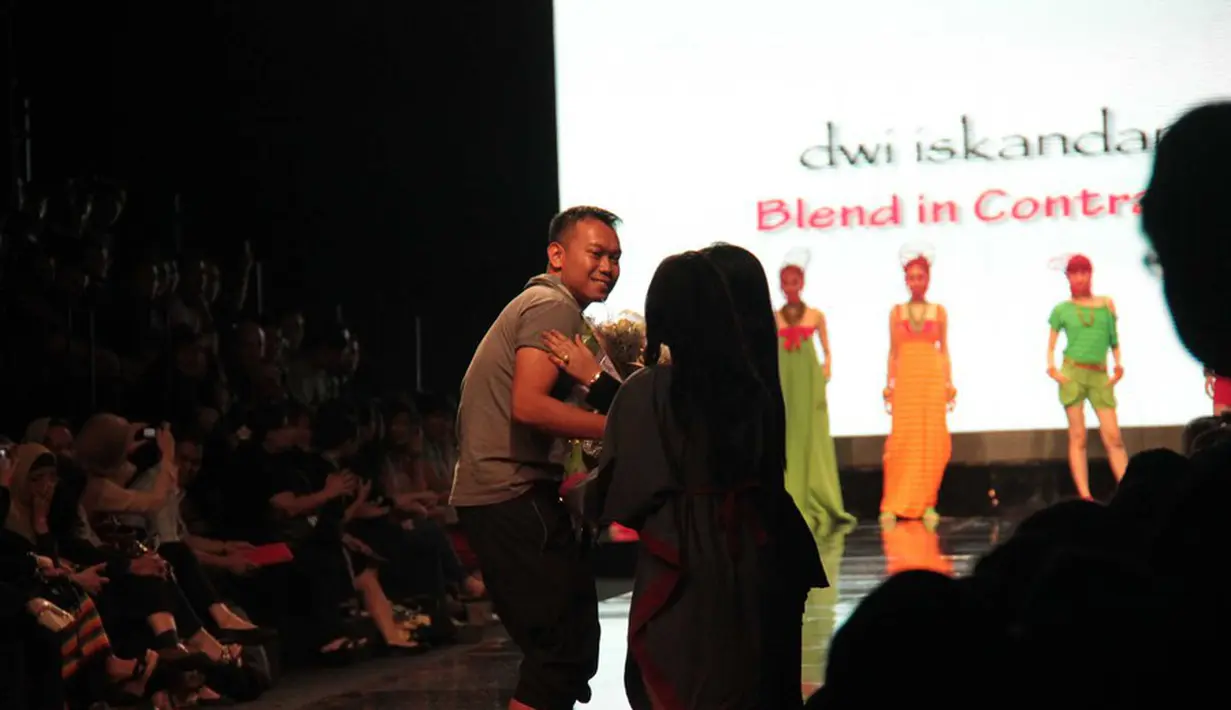 Dwi Iskandar, Blend in Contrast - Photo Fimela.com