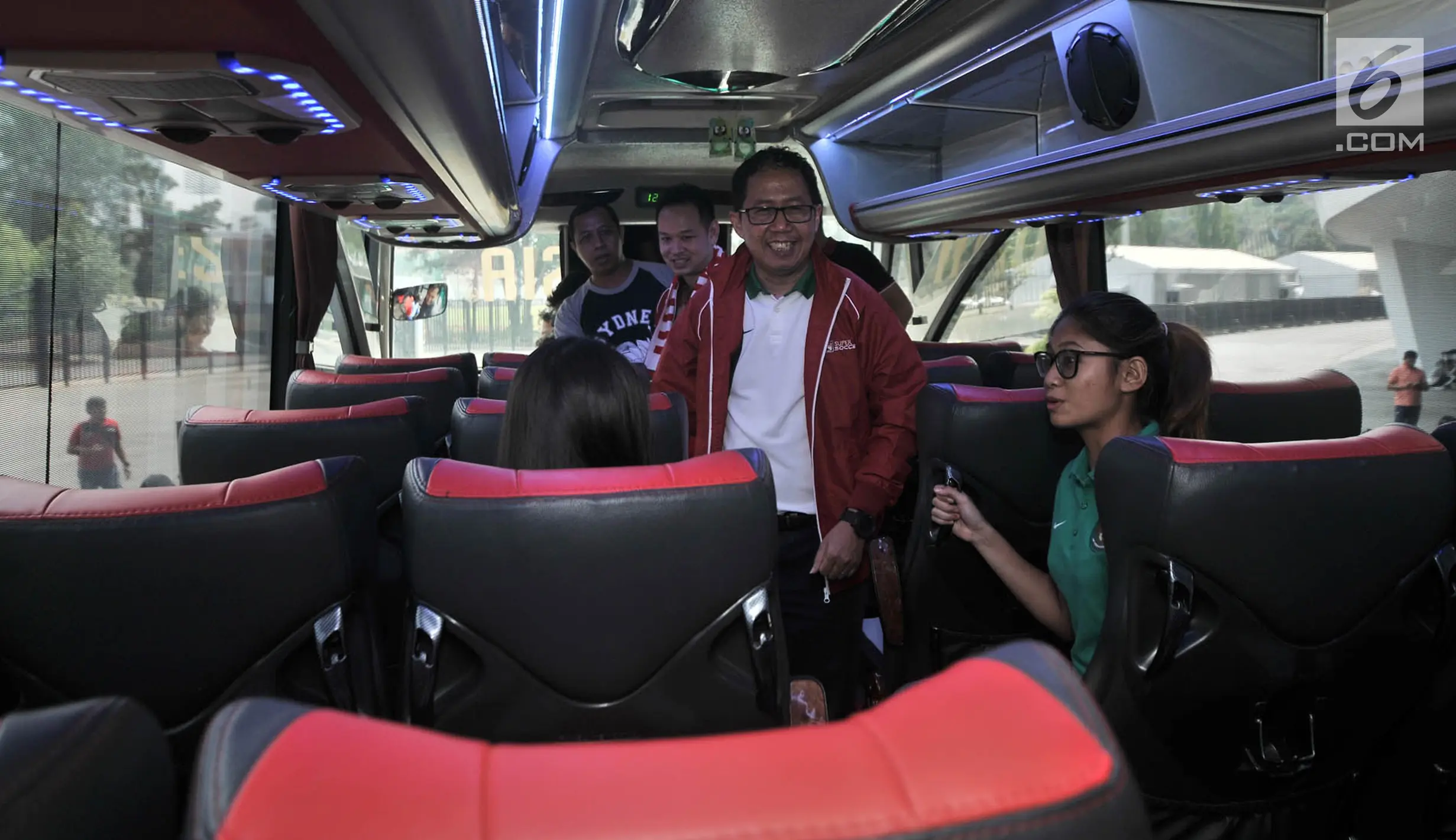FOTO: Resmi Diluncurkan, Begini Wujud Bus Baru Timnas Indonesia - Foto ...
