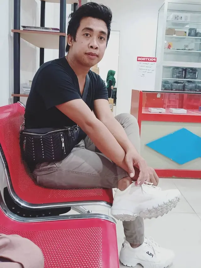 Ngaku Ingin Berubah, Ini 6 Potret Mimi Peri Tampil Maskulin - Hot ...