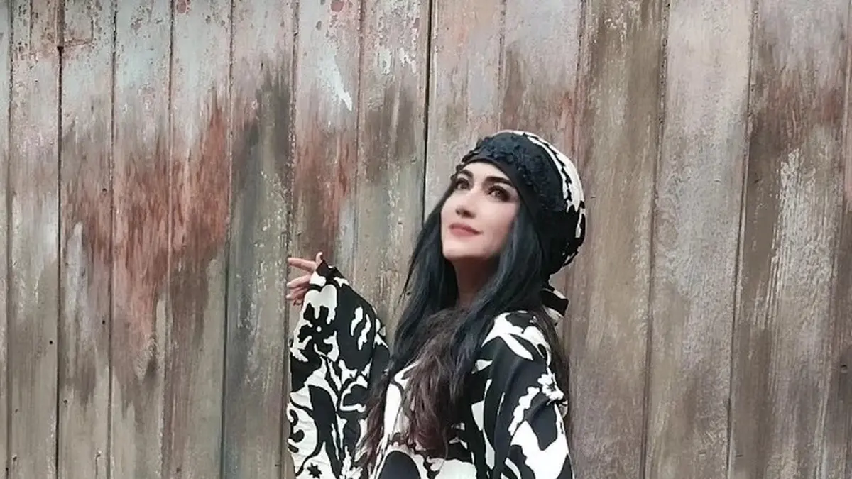 Sally Marcelina Film Suzanna Terbaru - Berita, Foto, Video | Fimela.com