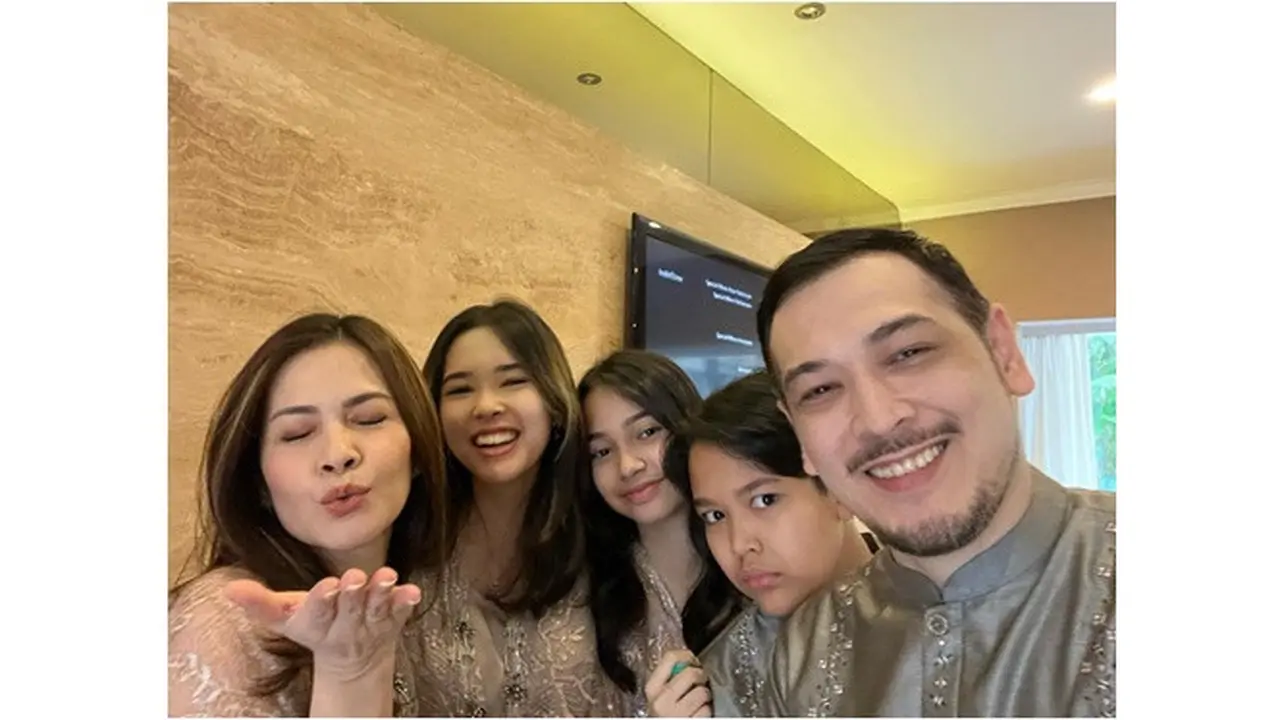 Dulu Dicibir, Ini 6 Potret Harmonis Cut Tari dan Richard Kevin Selama 3 Tahun - Hot Liputan6.com