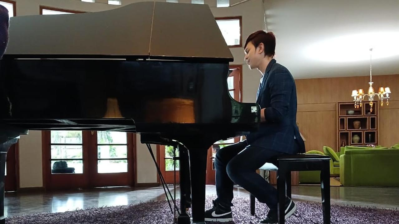 Phewe Meluncurkan Lagu tentang Menyia-nyiakan Cinta yang Tulus dalam ...