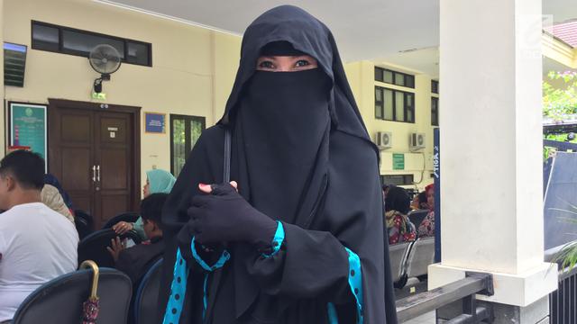 Indadari, Mantan Istri Caisar YKS Diduga Terpapar Virus Corona ...