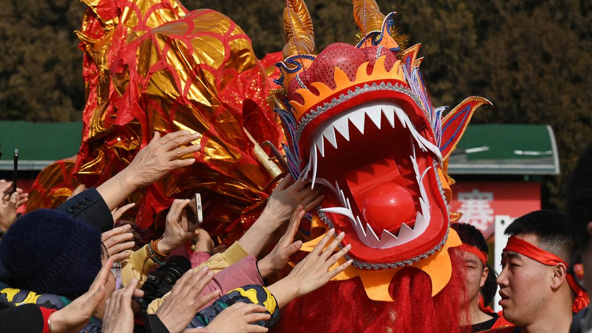 Kemeriahan Hari Kedua Perayaan Tahun Baru Imlek di Beijing