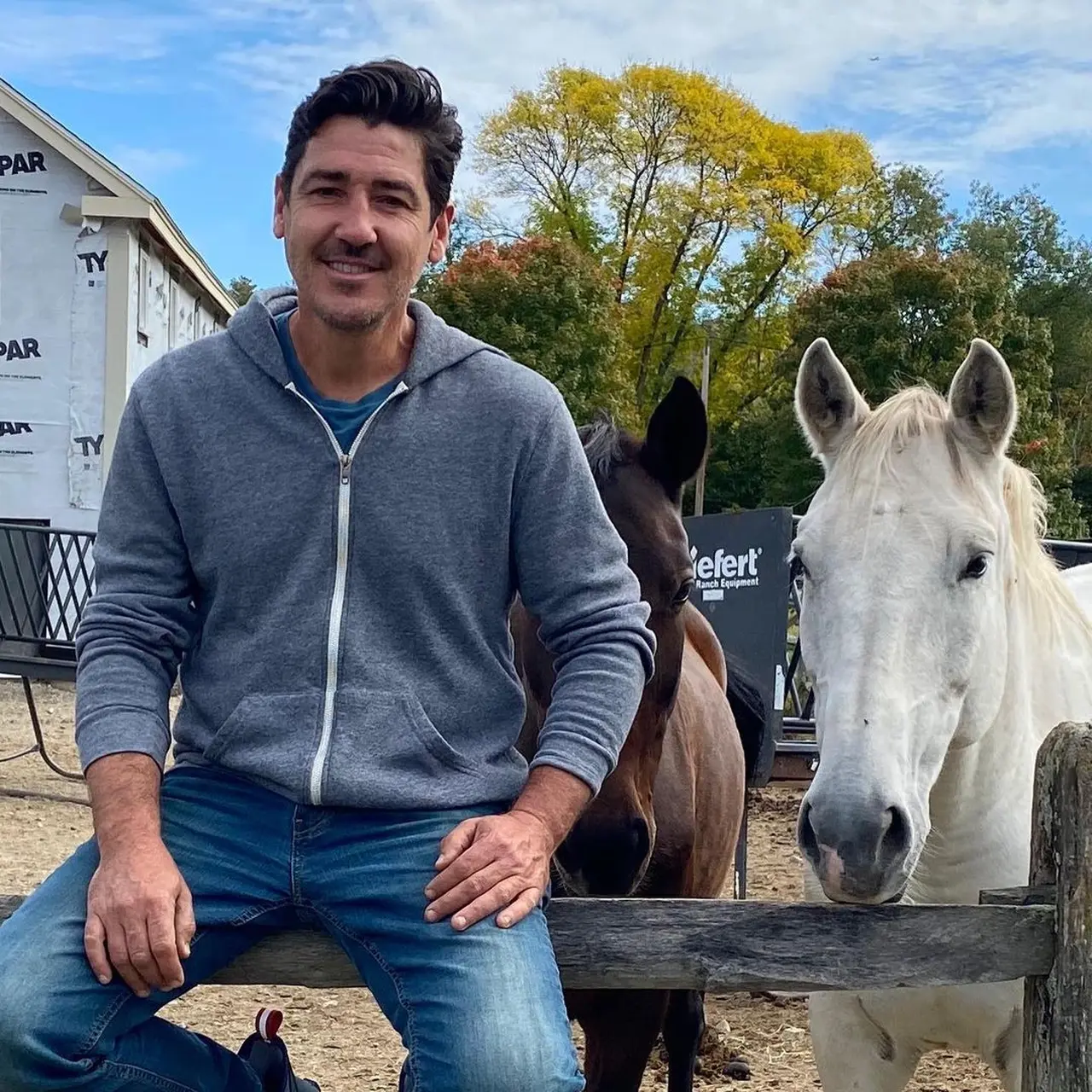 Jonathan Knight NKOTB dan Kekasih Prianya Diam-Diam Telah Menikah ...