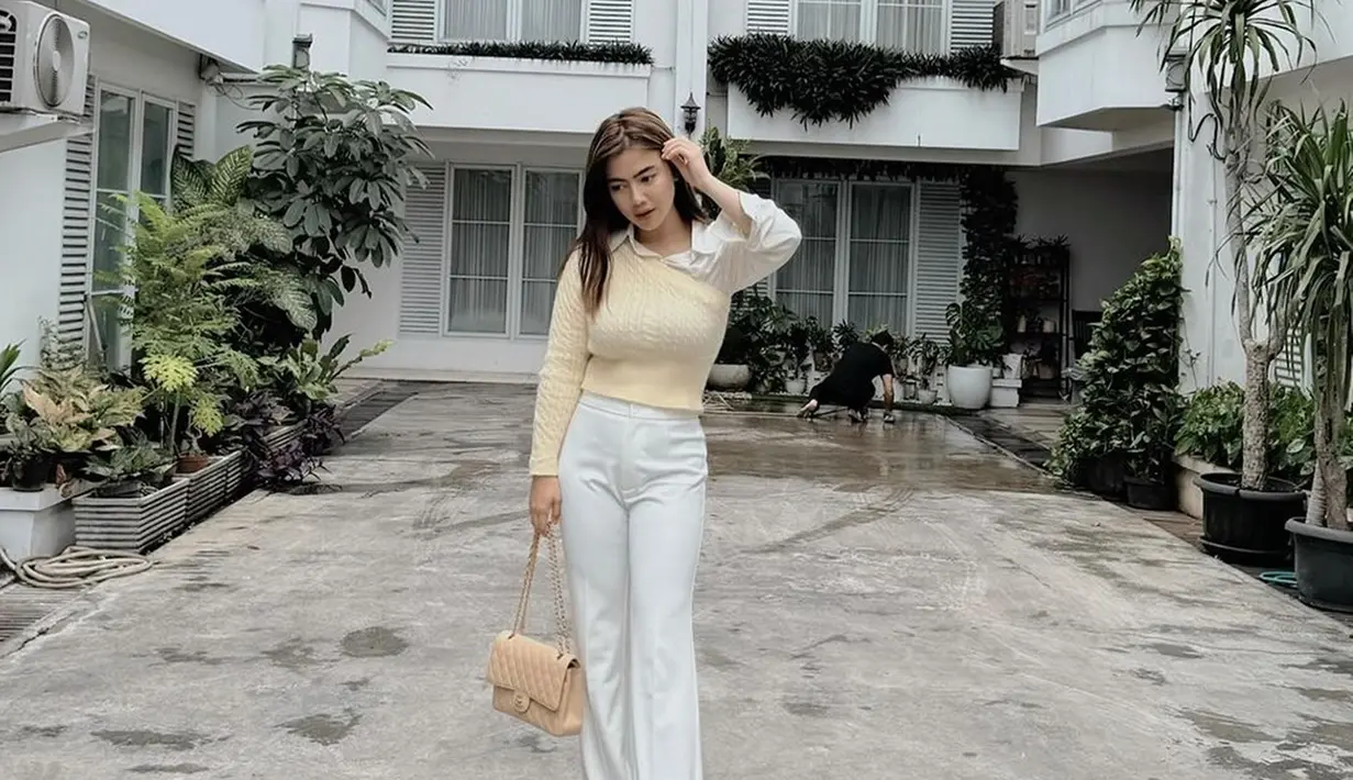 Potret Felicya Angelista Pamer Pinggang Ramping, Bak Kembali ke Masa ...