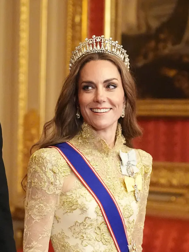 Eksperimen Gaya Kate Middleton dengan Tiara Favorit Putri Diana, Sampai ...