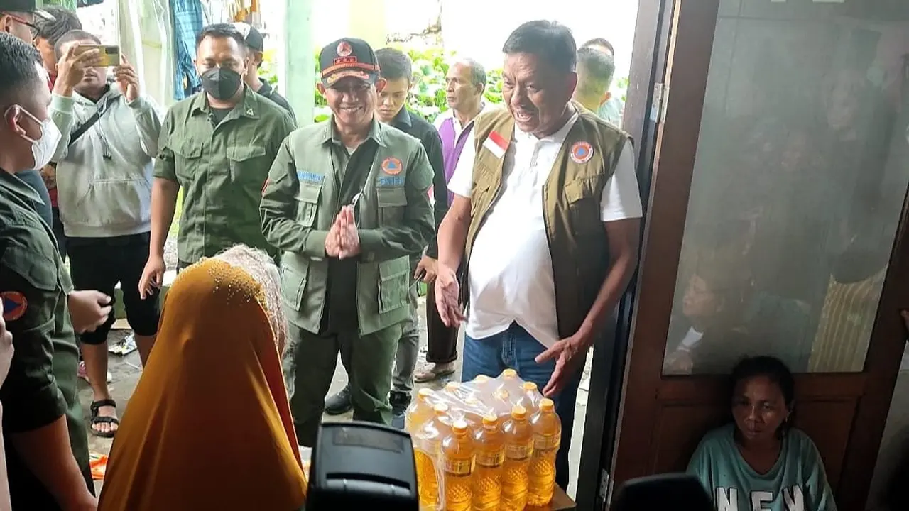 Tinjau Lokasi Banjir Manado, Kepala BNPB Beri Bantuan Senilai Rp1,7 Miliar - Regional Liputan6.com