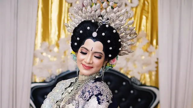 Penuh Kebahagiaan, Ini 5 Momen Pernikahan Rijja Abbas 'Butiran Debu ...