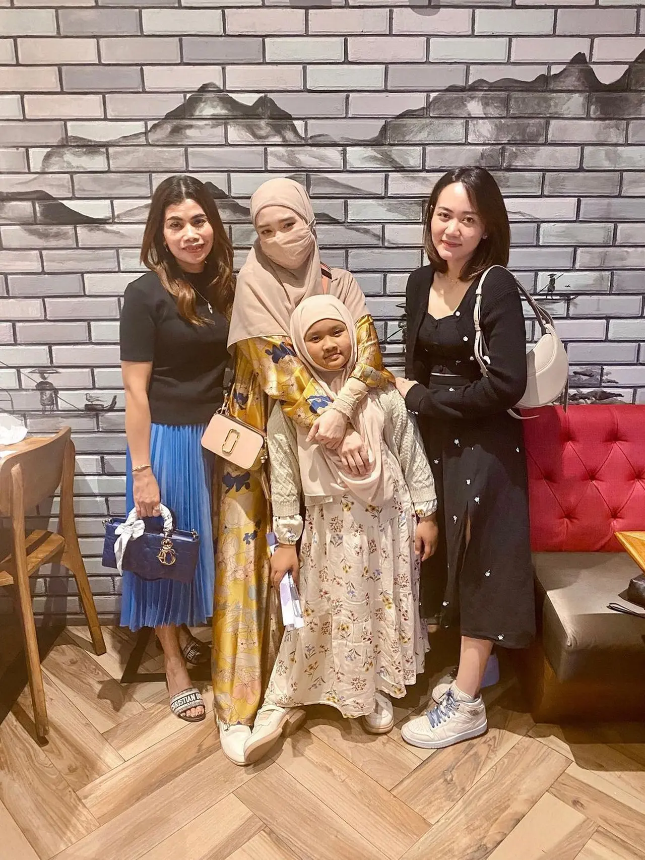 Lepas Cadar dan Balik Kerja demi Nafkahi Anak, Berikut Sederet Potret Kedekatan Inara Rusli ...