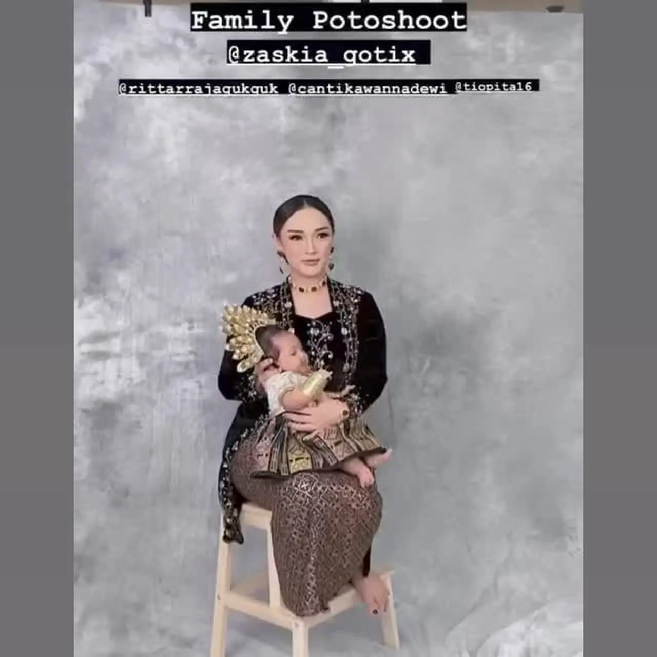 Tampil Kompak, Ini 6 Pemotretan Terbaru Zaskia Gotik Bersama Anak ...
