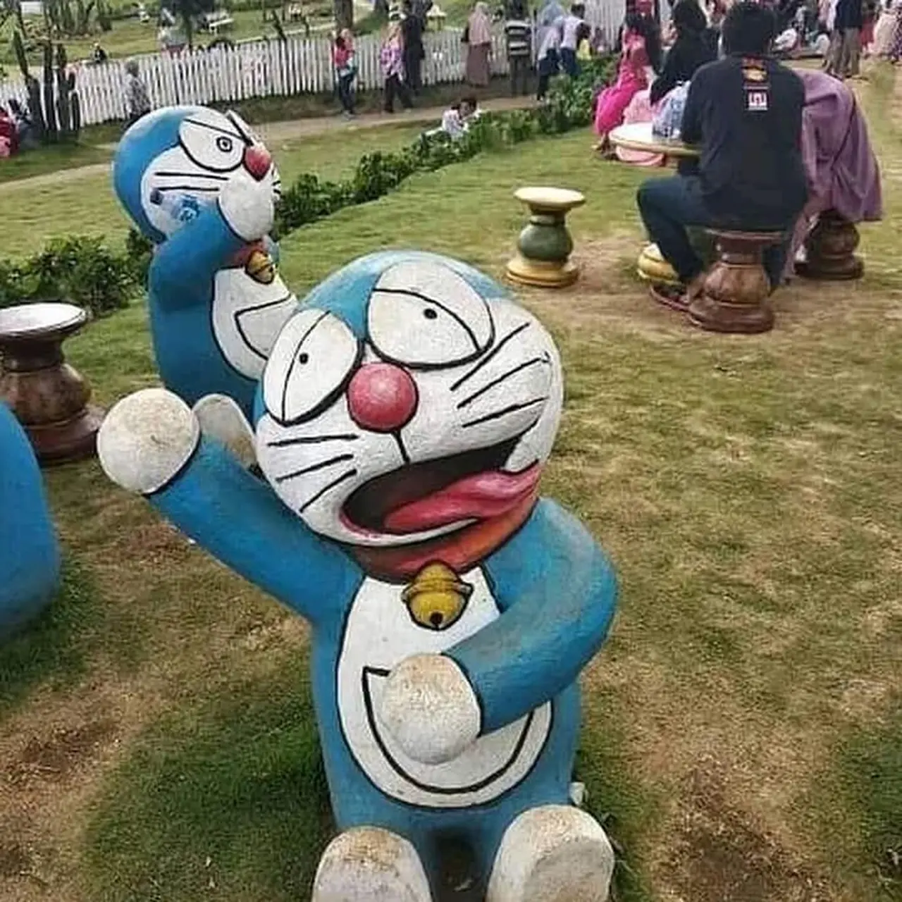 7 Bentuk Patung Anime Jauh dari Desain Aslinya Ini Bikin Geleng Kepala ...