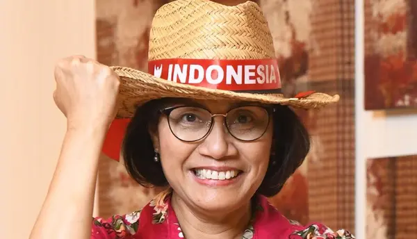 Mengenal Whani Darmawan, Pemeran Darsam dalam Film Bumi Manusia ...