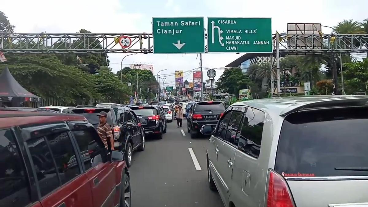 Libur Natal 2022, Begini Kondisi Arus Lalu Lintas di Puncak Bogor - News Liputan6.com