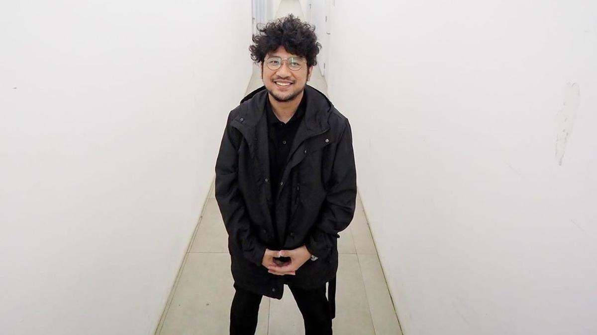 Kunto Aji Tampil Kasual dengan Kaus Putih di 17an Merdeka, Bawakan 4 ...