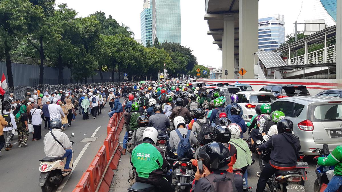 Ada Demo FPI, Jalan Rasuna Said Macet hingga Mampang - News Liputan6.com