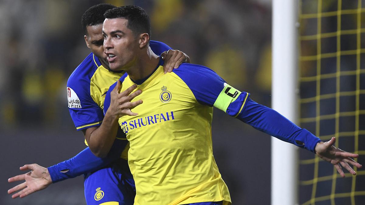 5 Pesepak Bola Top yang Tebar Pesona di Luar Eropa: Tetap Keren dan Gacor