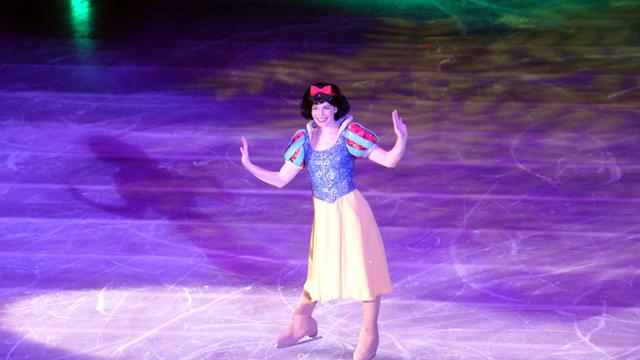 REVIEW `Disney On Ice: Dare to Dream`, Merayakan Putri Disney - ShowBiz Liputan6.com
