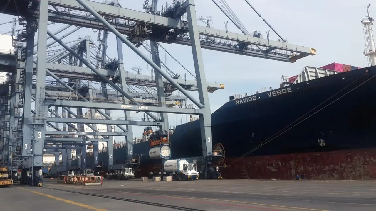 Terminal Petikemas Koja Layani Kapal Terbesar Berkapasitas 4.253 TEUs ...