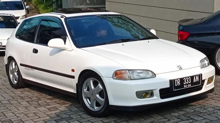 8 Potret Motuba yang Kembali Digemari, Mari Bernostalgia! - Galeri ...