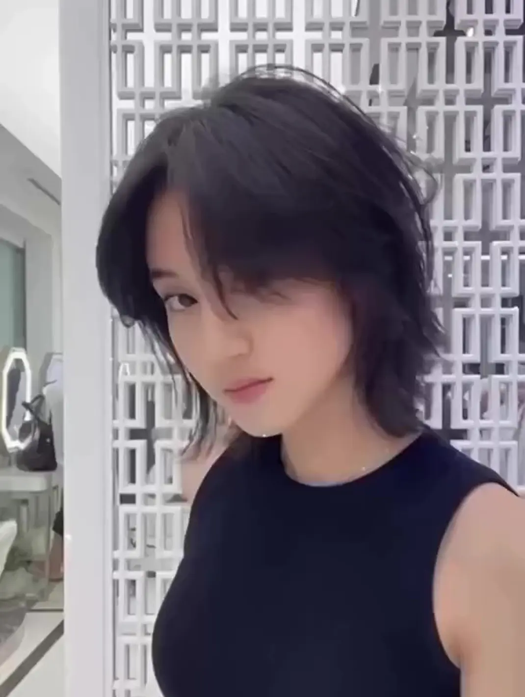 Potret Keisya Levronka dengan Wolf Cut yang Ikonis, Tampilkan Vibe ...