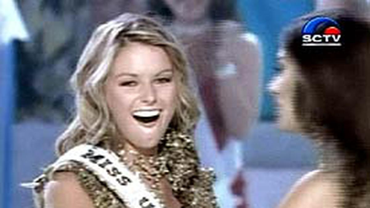 Jennifer Hawkins Miss Universe 2004