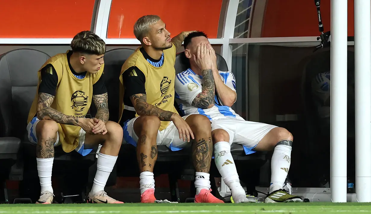 Foto: Beda Ekspresi Lionel Messi, Sempat Mewek Diganti Berujung Senyum ...