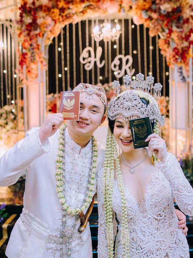 10 Potret Pernikahan Hana Hanifah Pakai Adat Sunda, Terungkap Sosok Suami