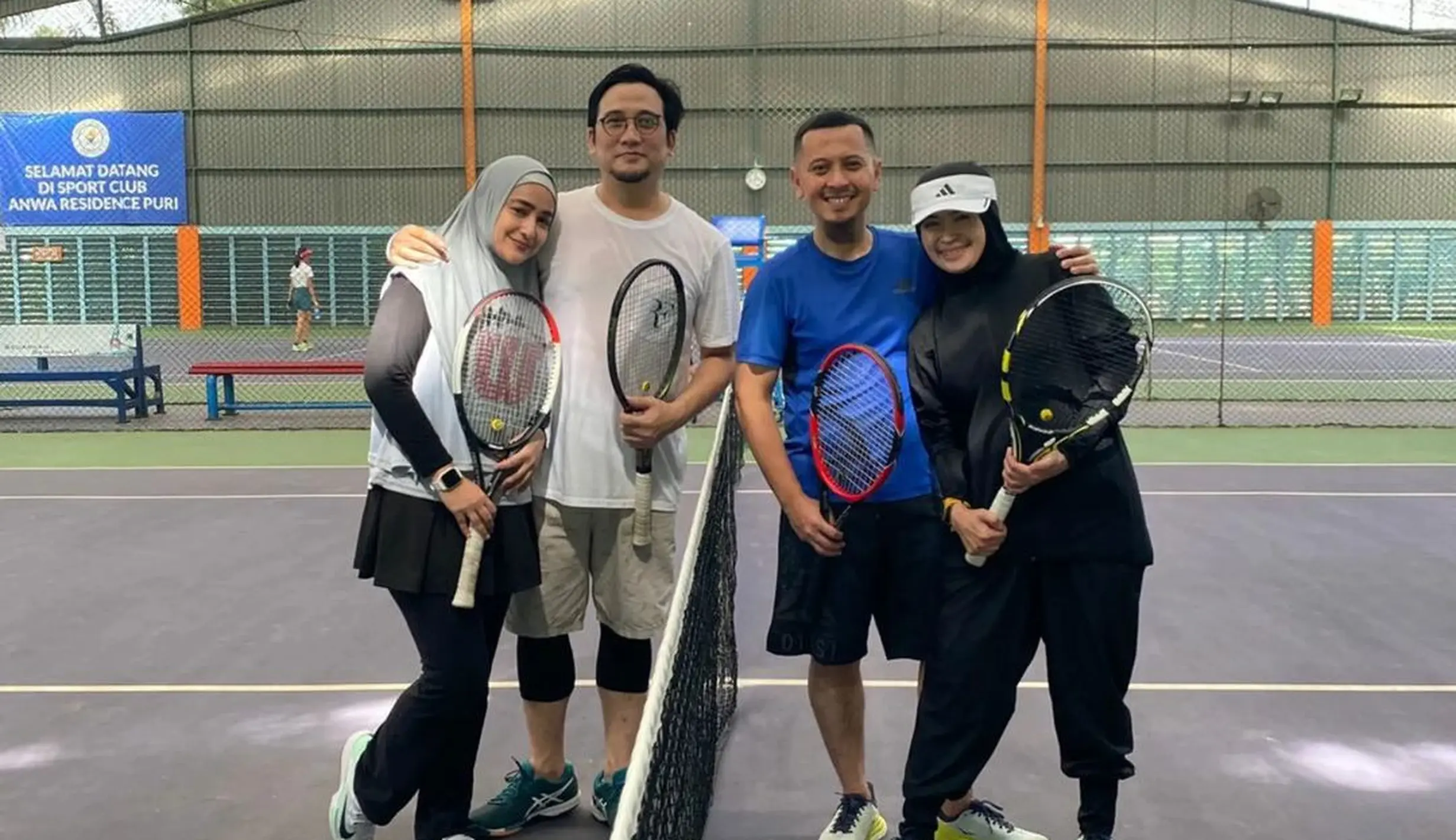 24 Tahun Menikah Jauh dari Gosip, Potret Kebersamaan Tengku Firmansyah ...