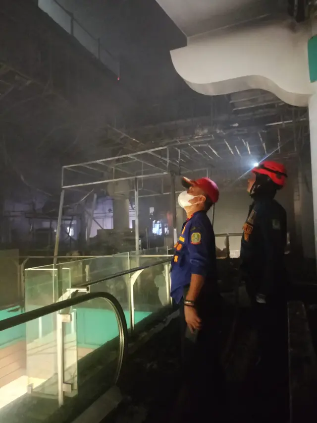 Revo Town Mall Bekasi Kota Kebakaran, Api Diduga dari Restoran Ini ...