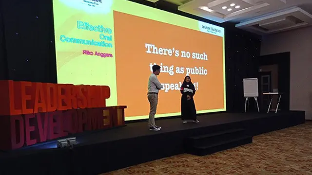 Belajar Public Speaking untuk Mengasah Leadership Bareng Riko Anggara - Hot Liputan6.com