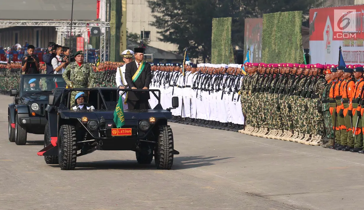 PHOTO: Melihat Aksi Prajurit TNI Jelang HUT ke-72 - Foto Liputan6.com