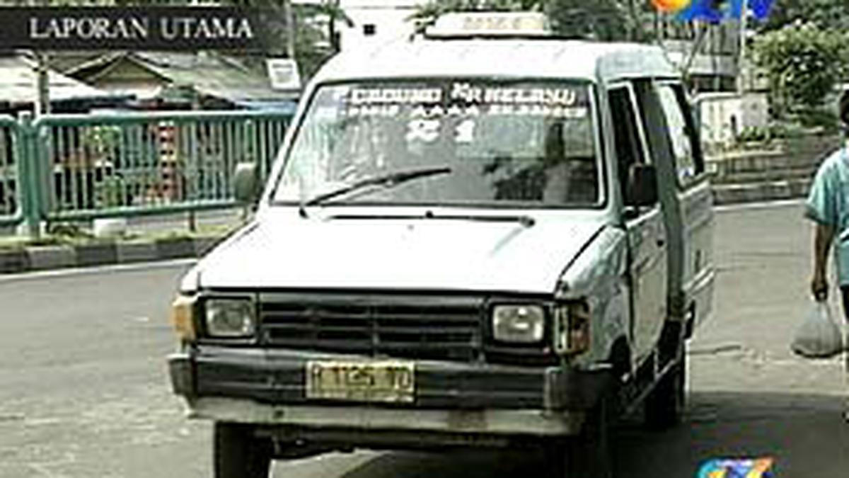 Pengemudi Angkot Mengeluhkan Kenaikan BBM - News Liputan6.com