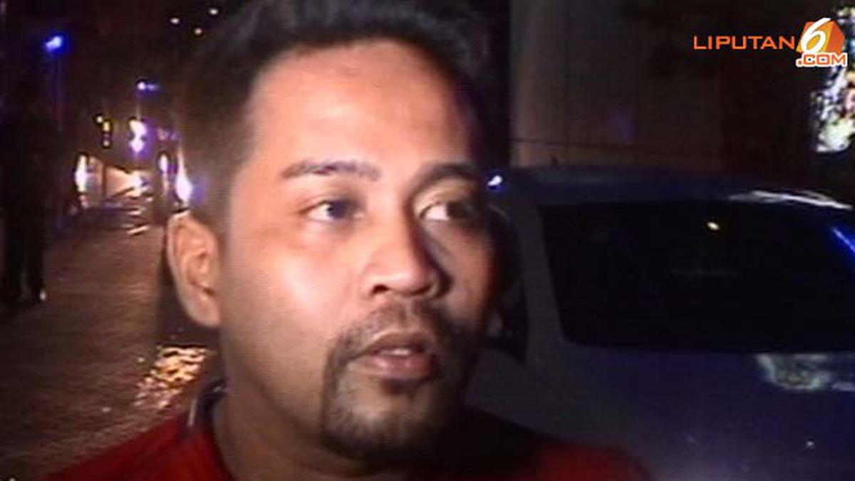 Para Personel Larang Bjah Bawakan Lagu The Fly - ShowBiz Liputan6.com