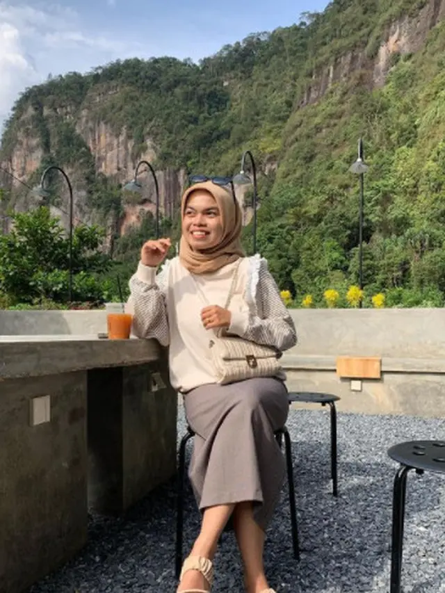 Viral Wanita Ini Disebut Mirip Thariq Halilintar, Ini 6 Potretnya