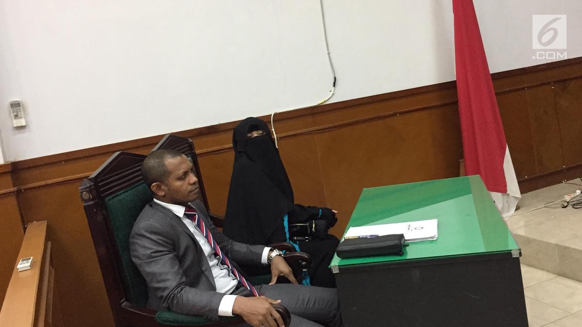 FOTO: Diputus Verstek, Caisar dan Indadari Resmi Bercerai