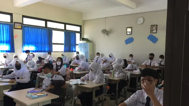 PTM di SMP 182 Jakarta, Murid dan Guru masuk 100 Persen - News Liputan6.com