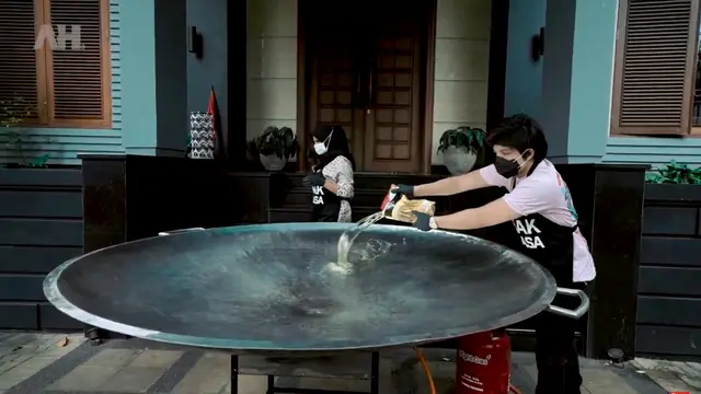 Aurel Ngidam, Ini 7 Momen Atta Halilintar Masak 1.500 Bakso Mercon ...