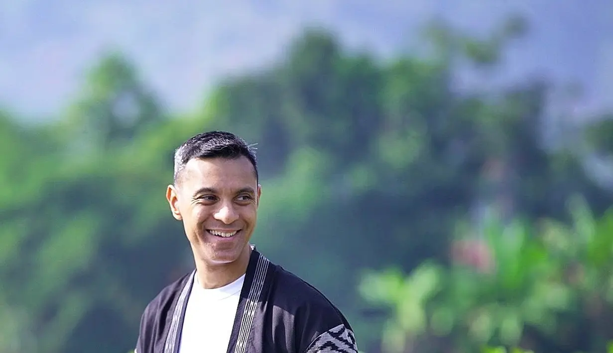 Pesona Didi Riyadi, Drummer Ganteng yang Makin Tua Makin Kece - Foto ...
