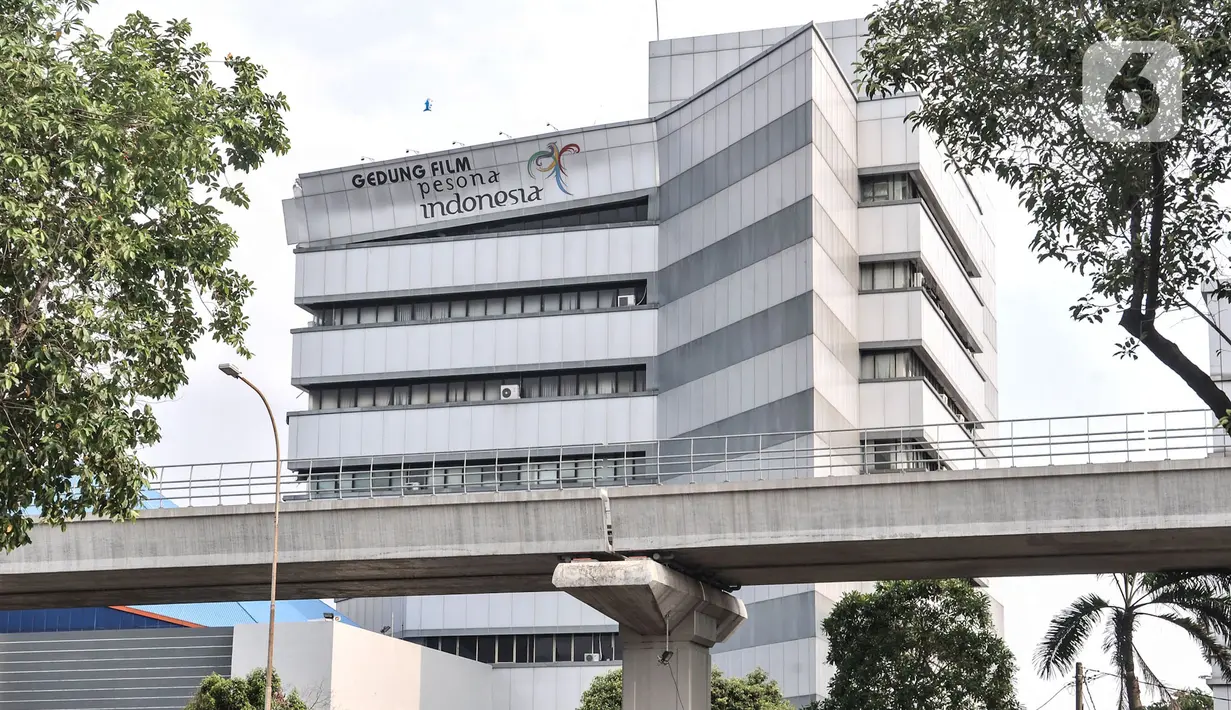 FOTO: Atap Gedung Lembaga Sensor Film Ambruk - Foto Liputan6.com