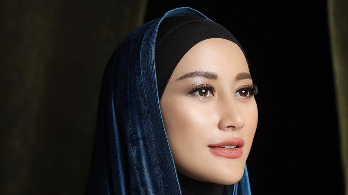 8 Penampilan Terbaru Putri Indonesia 2020, Ayu Maulida Memesona Dibalut ...